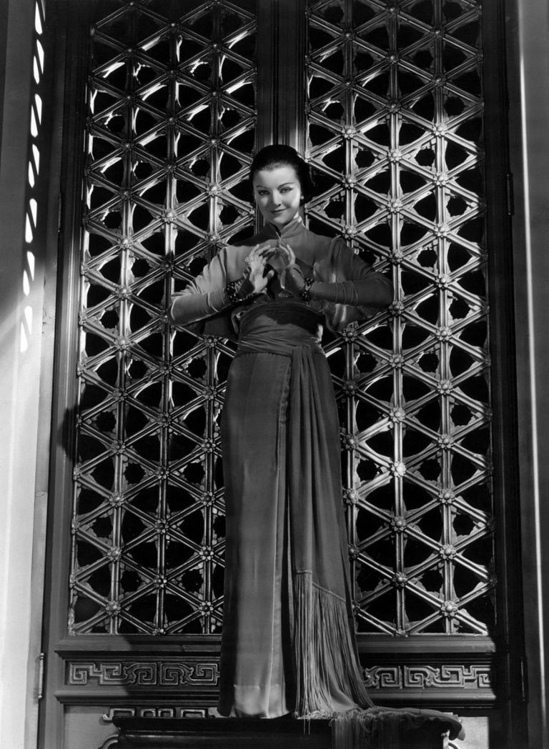 49 Stunning Vintage Photos of Actress Myrna Loy During the 1930s ...
