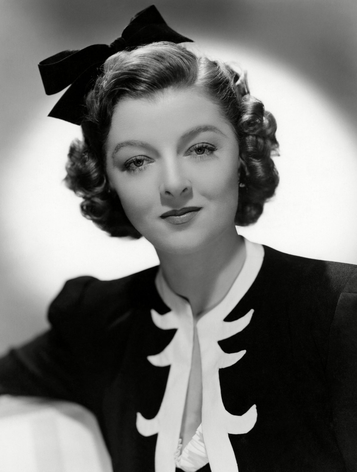 Myrna Loy: Beautiful Photographs of a Beautiful Actress During the ...