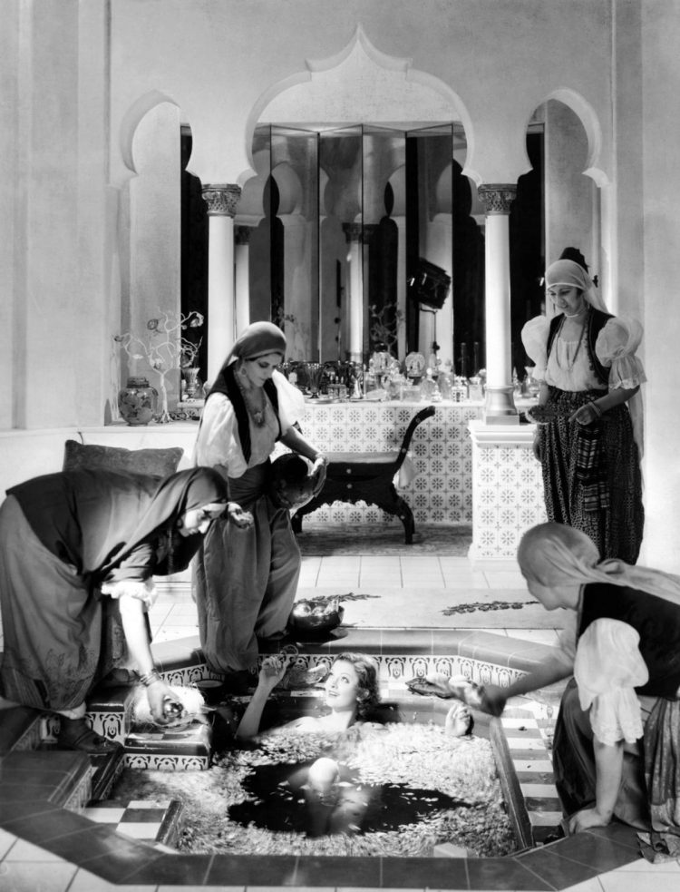 49 Stunning Vintage Photos of Actress Myrna Loy During the 1930s ...