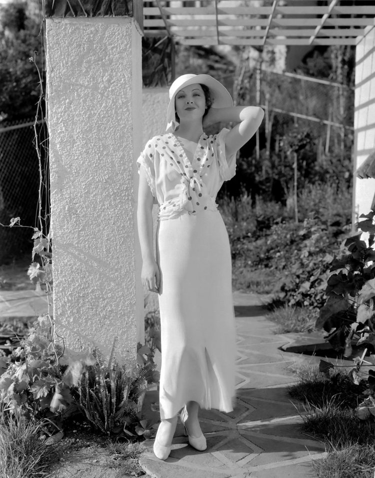 49 Stunning Vintage Photos of Actress Myrna Loy During the 1930s ...