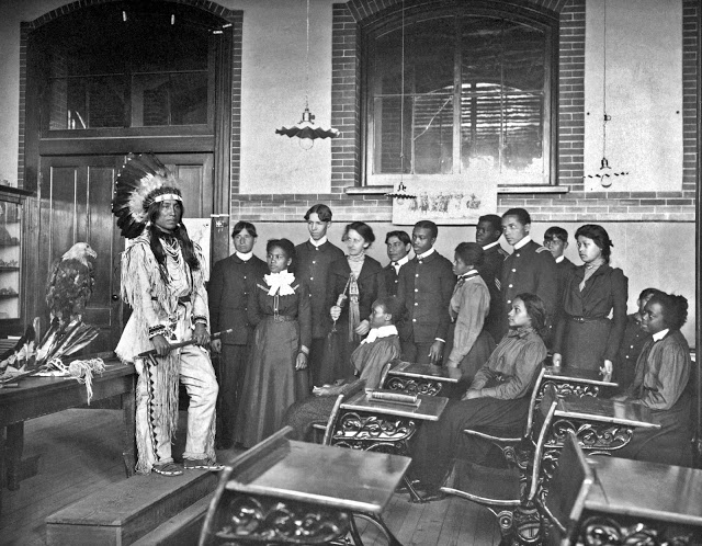 38 Vintage Photos Showing U.S. Classroom Scenes From the Late 1800s to ...