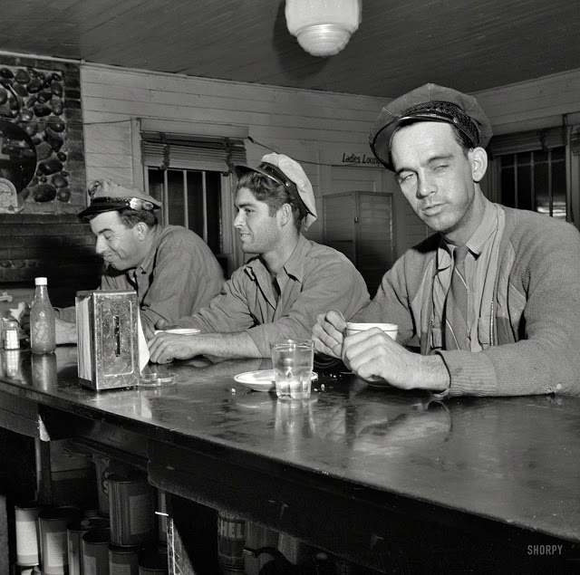 32 Vintage Photos Showing the Inside of American Restaurants and ...