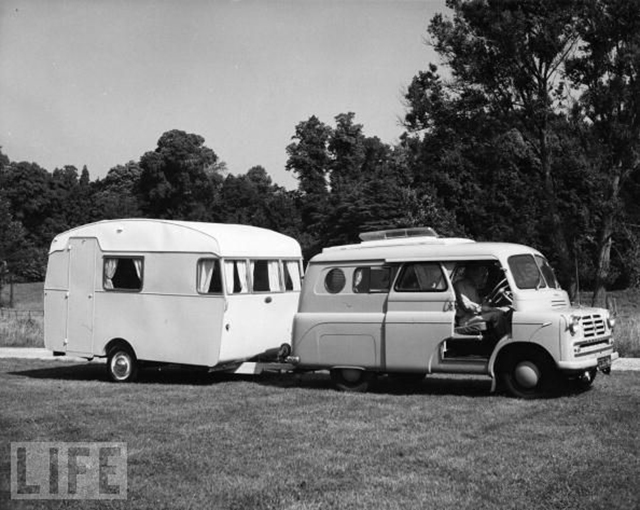 20 Vintage Photos That Show Travel Trailers During the 1940s and 1950s ...