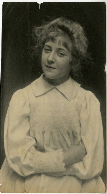 18 Wonderful Photos of a Young Agatha Christie During the Early 1900s ...