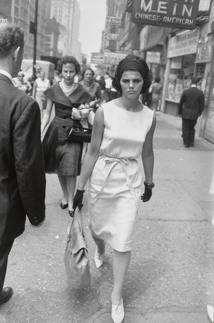 24 Amazing Photographs Showing New York’s Street Scenes in the 1960s ...
