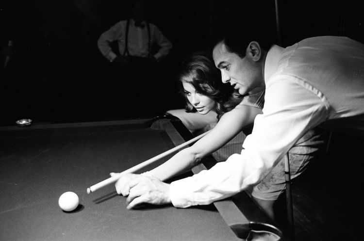 44 Classic Photos Showing Celebrities Playing Pool – Yesterday Today
