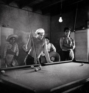 44 Classic Photos Showing Celebrities Playing Pool – Yesterday Today