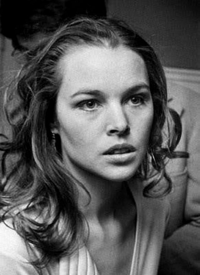 30 Beautiful Photos of Michelle Phillips During the 1960s & 1970s ...