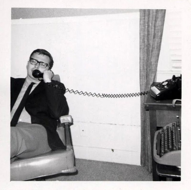 22 Vintage Photos That Show What Telephones Looked Like in the 1960s ...