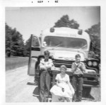 30 Vintage Photos of School Buses in the 1950s and 1960s – Yesterday Today
