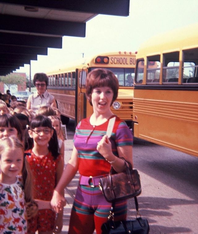 30 Vintage Photos of School Buses in the 1950s and 1960s – Yesterday Today