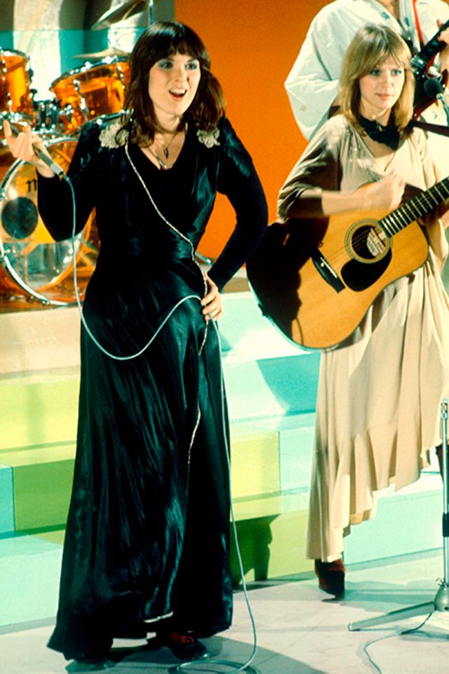33 Wonderful Photos of Heart’s Ann and Nancy Wilson Together in the ...