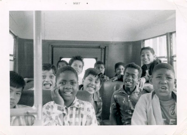 30 Vintage Photos of School Buses in the 1950s and 1960s – Yesterday Today