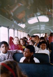30 Vintage Photos of School Buses in the 1950s and 1960s – Yesterday Today