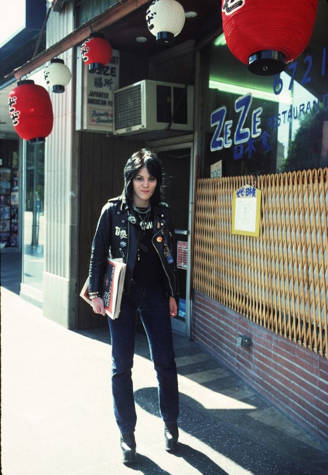 30 Fabulous Photos of Rocker Joan Jett During the 1970s & 1980s ...
