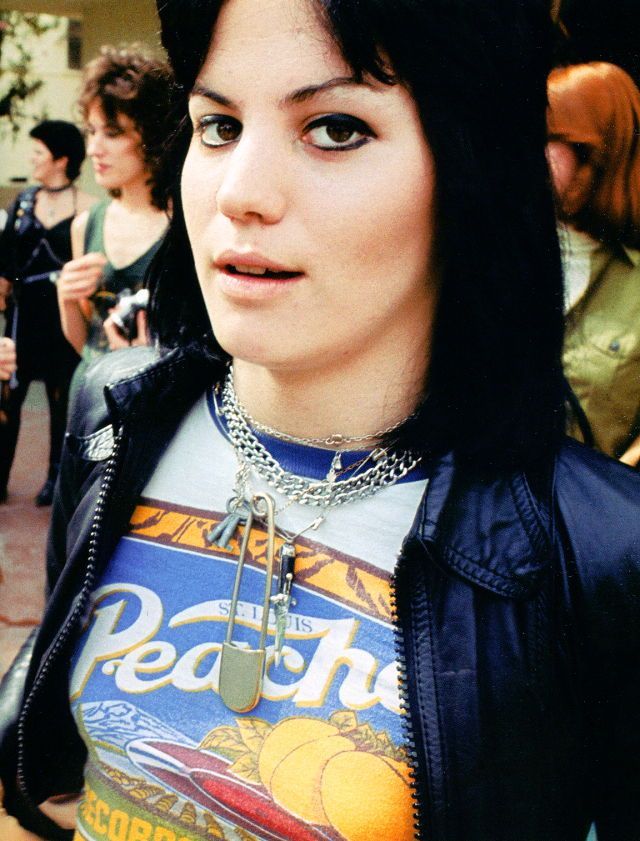 30 Fabulous Photos of Rocker Joan Jett During the 1970s & 1980s ...