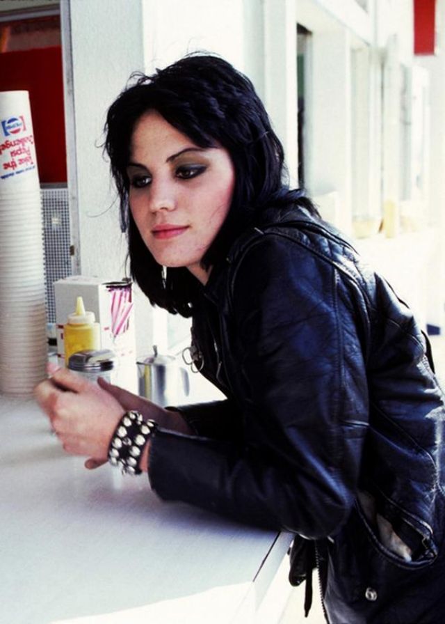 30 Fabulous Photos of Rocker Joan Jett During the 1970s & 1980s ...